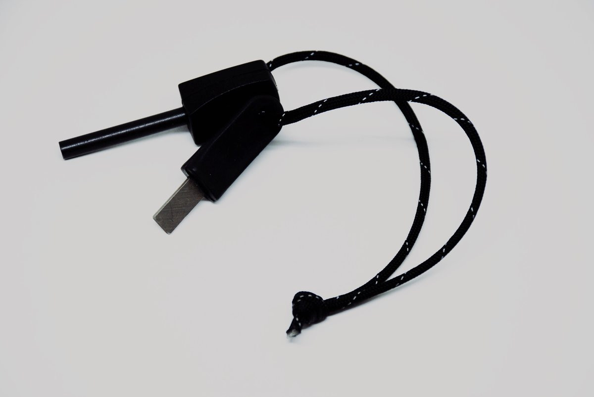 Pierre à feu StrikeFire Fire Starter - Firesteel - Tige de ferrocérium ...